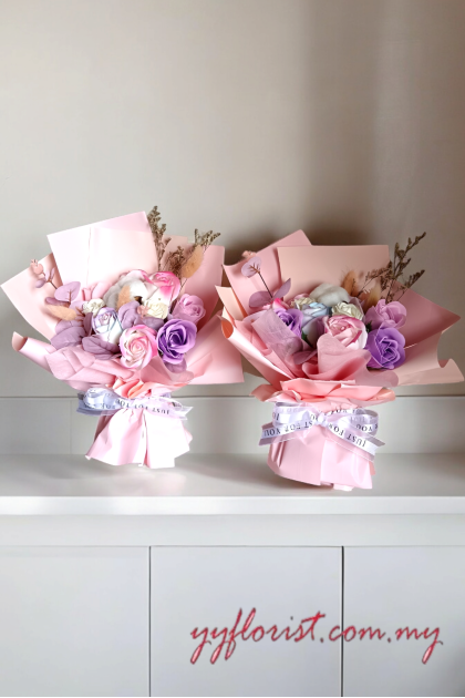 Convocation flowers | Graduation bouquet |KL online Florist | Florist ...